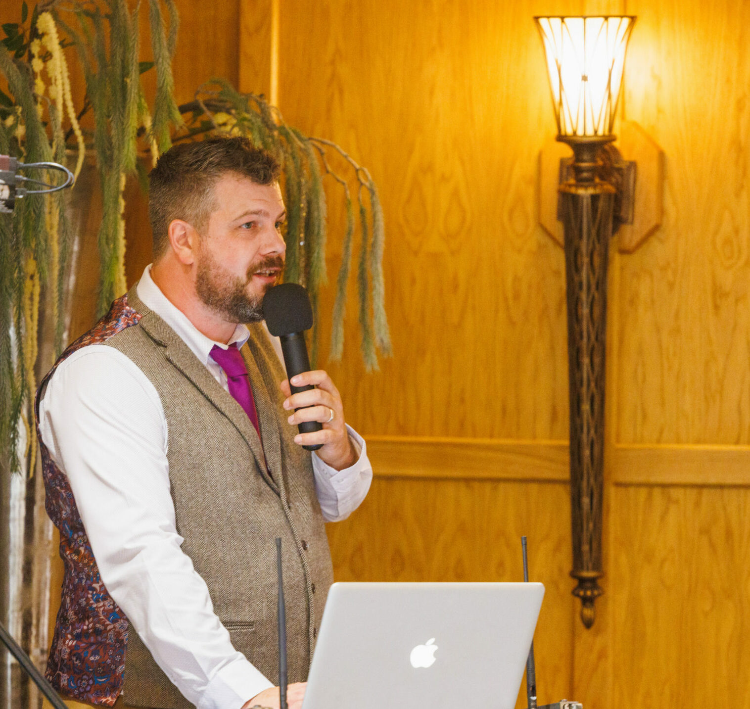 SpeedQuizzing with DJ T